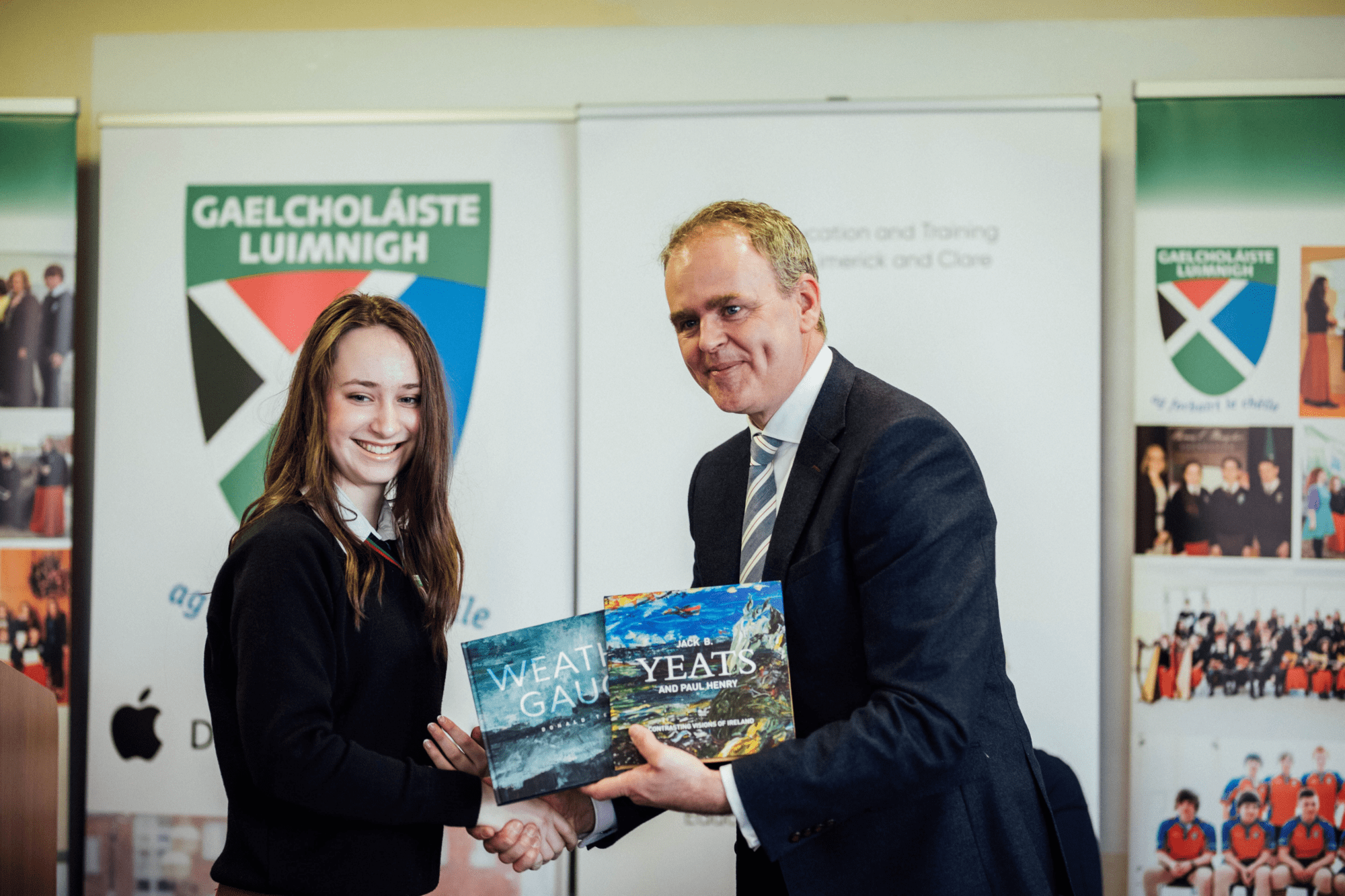 Minister for Education and Skills Visits New Gaelcholáiste Luimnigh ...